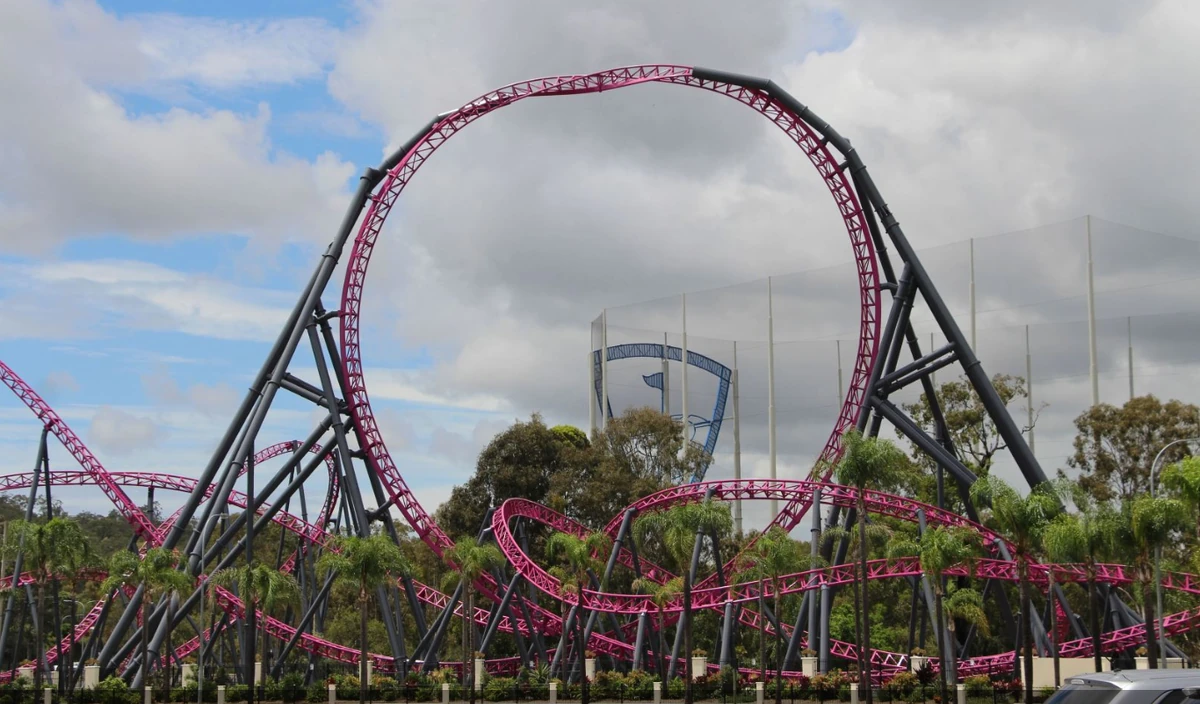 DC Rivals Hypercoaster | Theme Parks Wiki | Fandom