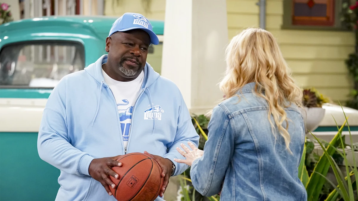 Welcome to the Team | The Neighborhood Wiki | Fandom