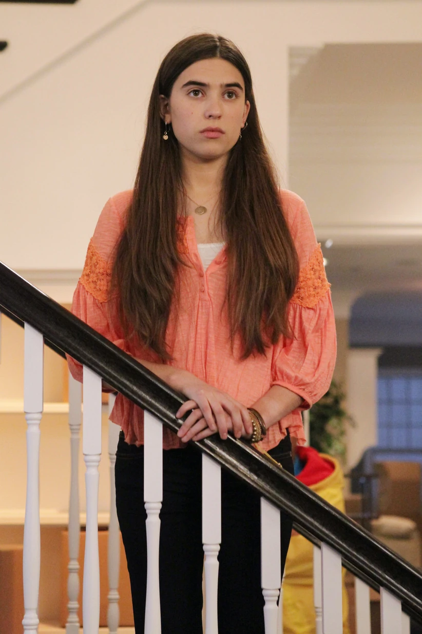 Amber Weaver/Gallery | The Neighbors Wiki | Fandom