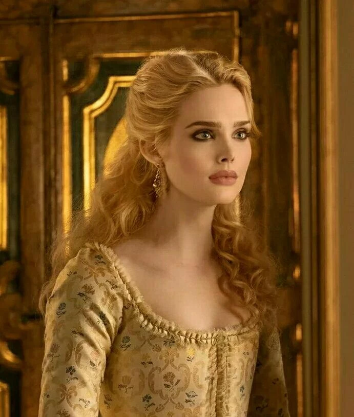 Regina Beesbury | The Rose's Thorn Wiki | Fandom