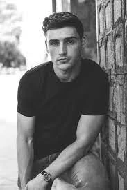 Charlie Hall | The Sex Lives of College Girls Wiki | Fandom