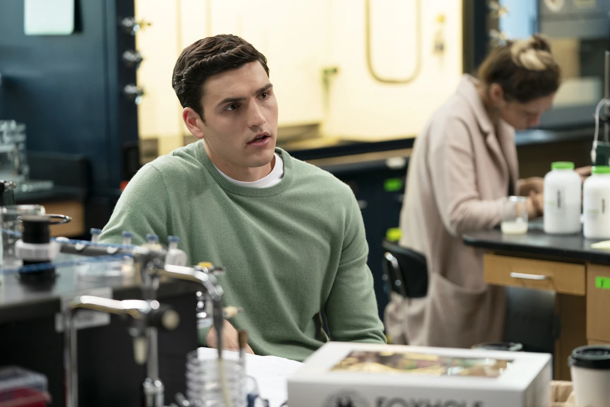 Andrew Fuller | The Sex Lives of College Girls Wiki | Fandom