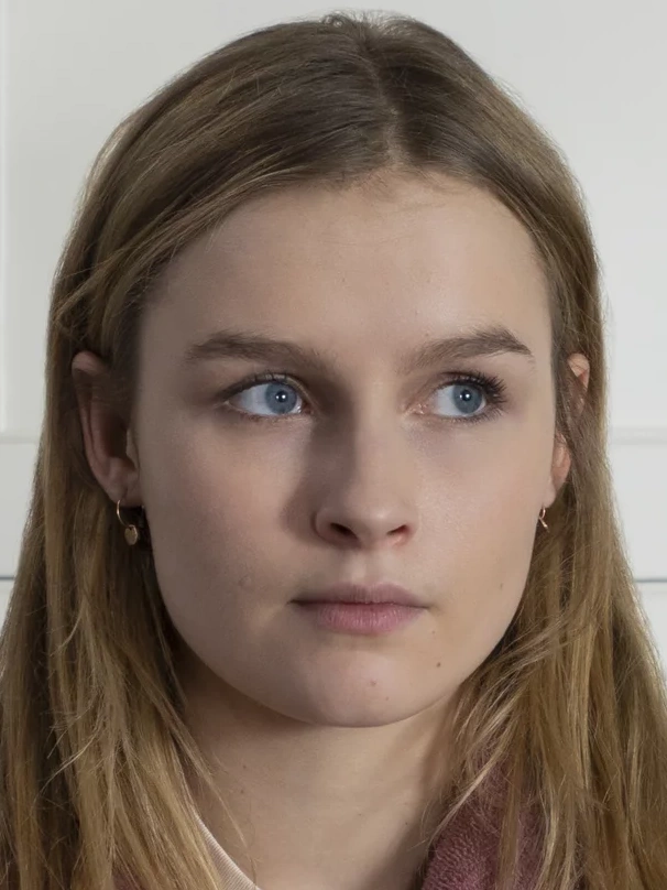 Elle Tomkins | TheSociety Wiki | Fandom
