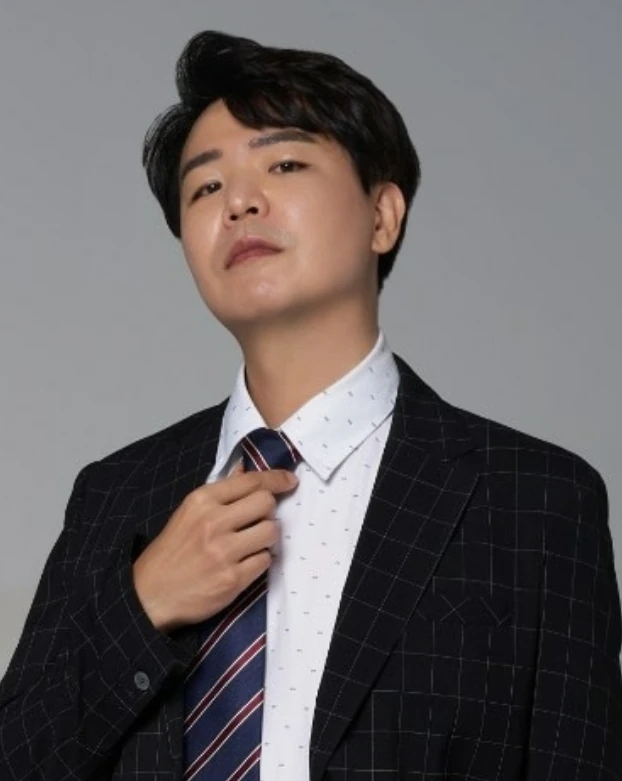 Uhm Ki-moon | Squid Game Wiki | Fandom