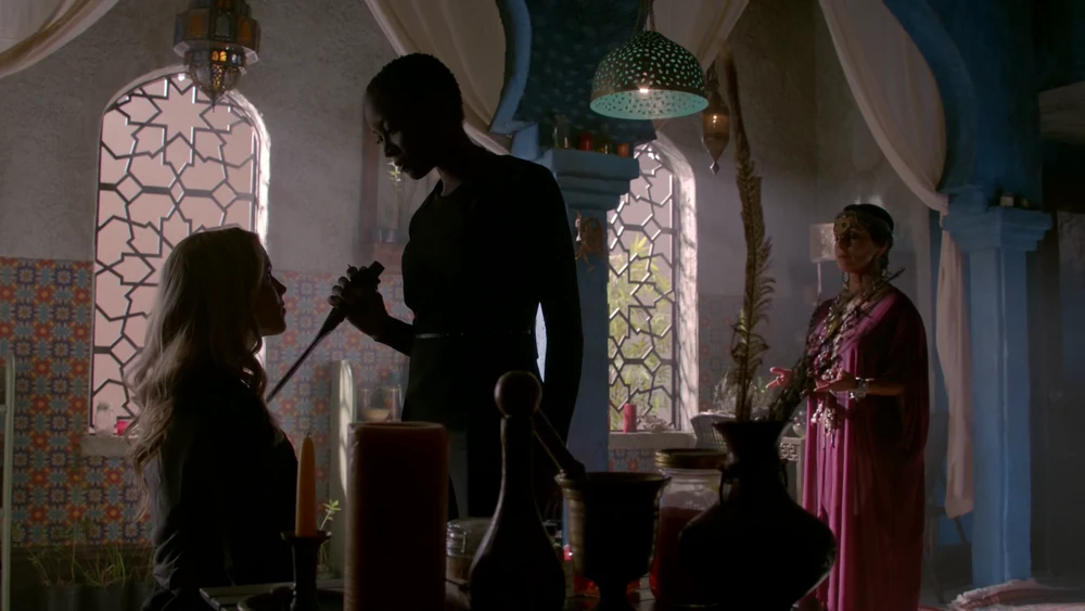 Rebekah e Aya | The Vampire Diaries & Originals Wiki | Fandom