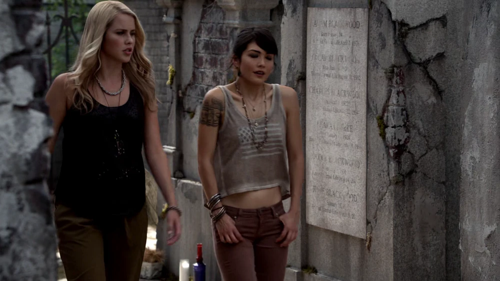Rebekah e Sophie | The Vampire Diaries & Originals Wiki | Fandom