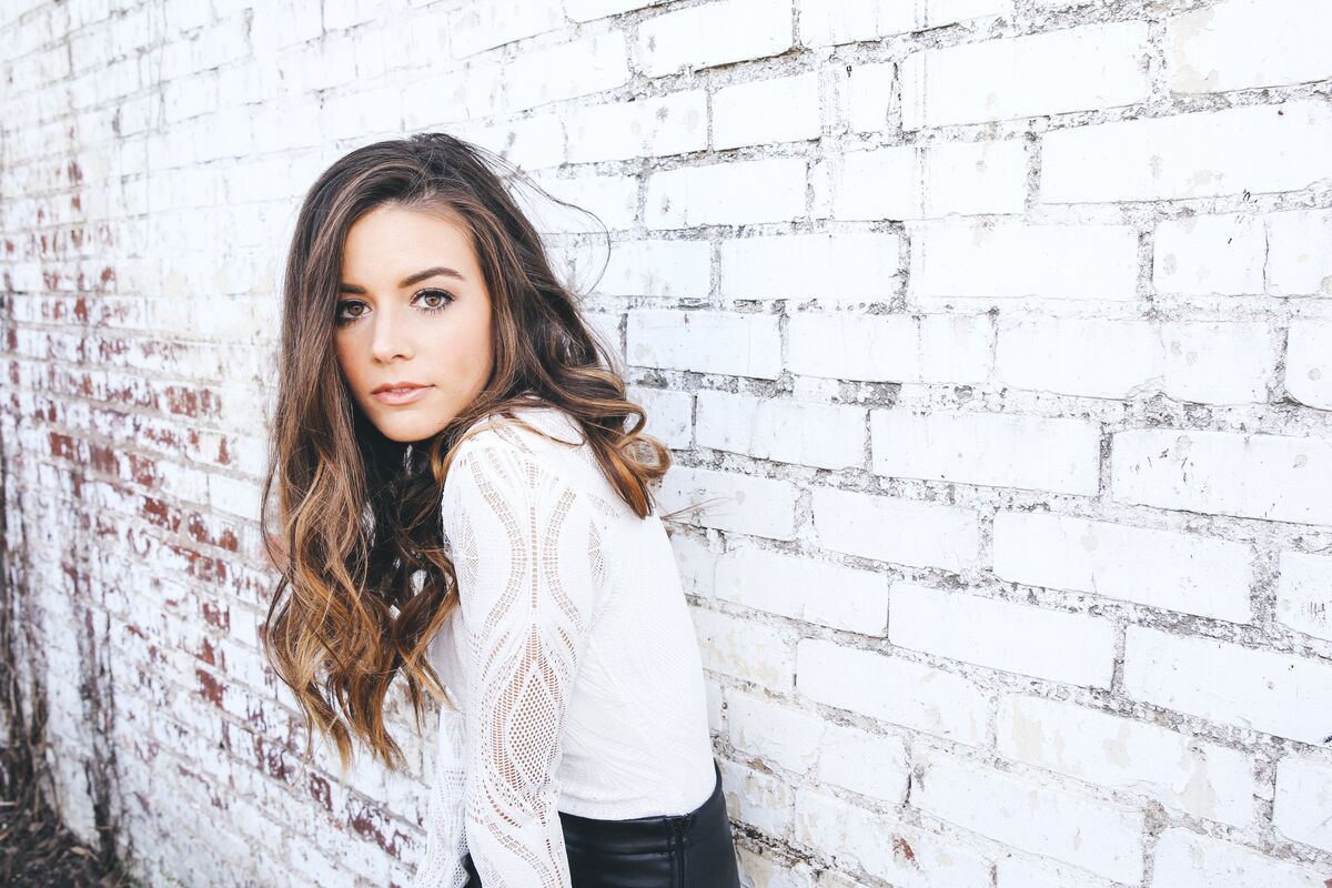 Emily Earle | The Voice Wiki | Fandom