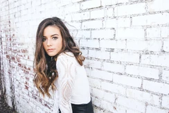 Emily Earle | The Voice Wiki | Fandom