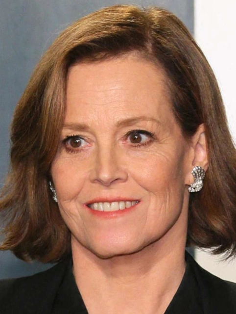 Simone Willing (DHg) | Zombie Wiki | Fandom