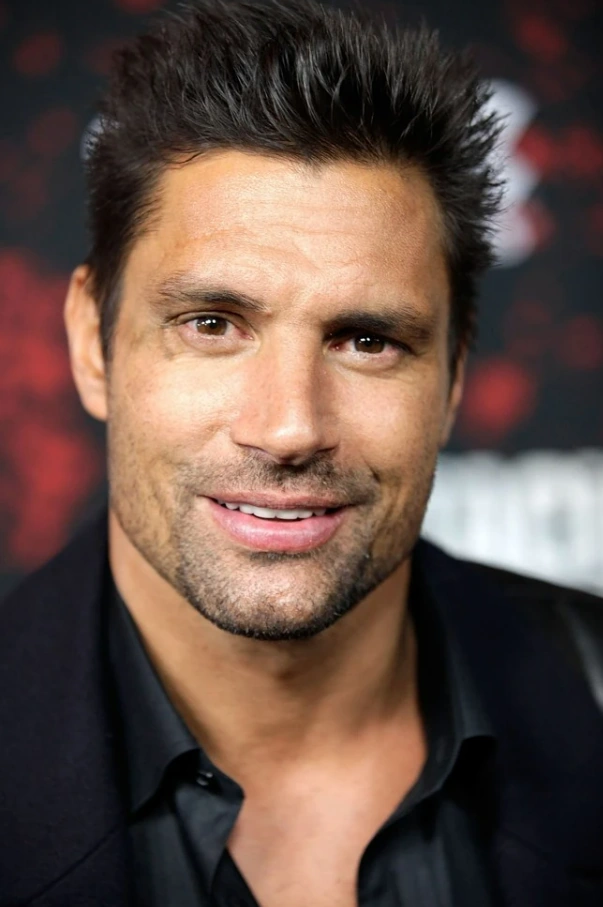 Manu Bennett | Zombie Wiki | Fandom
