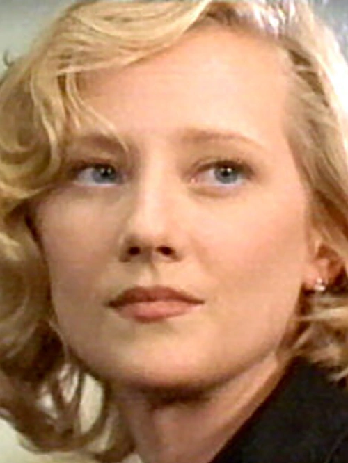 Elena Williams (DÜ) | Zombie Wiki | Fandom