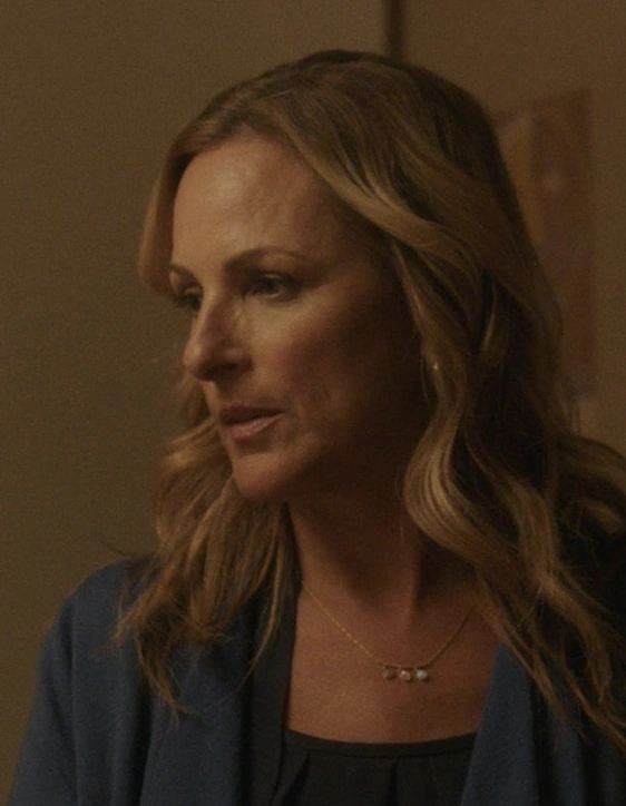 Annie | This Close Wiki | Fandom