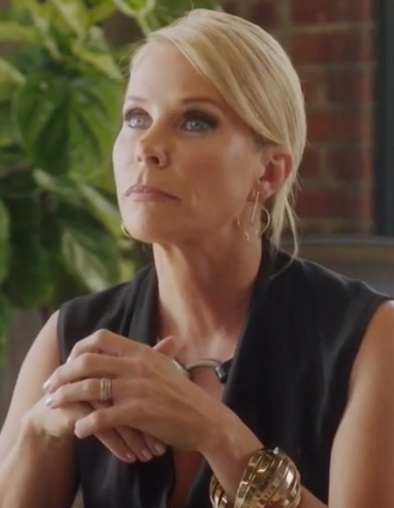 Stella | This Close Wiki | Fandom