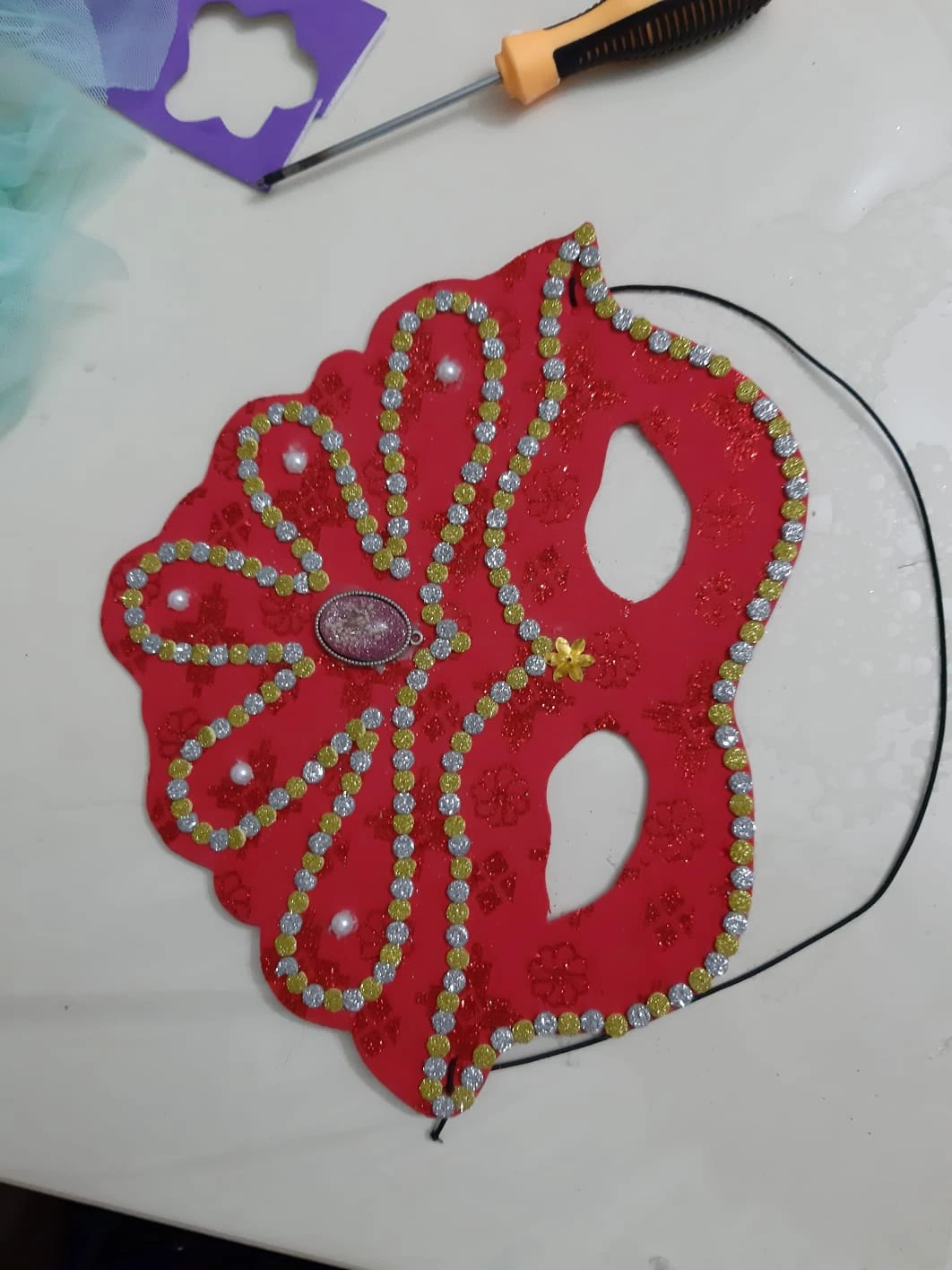 This is Scarlett and Isaiah./Gallery/Making masks/Making princess masks ...