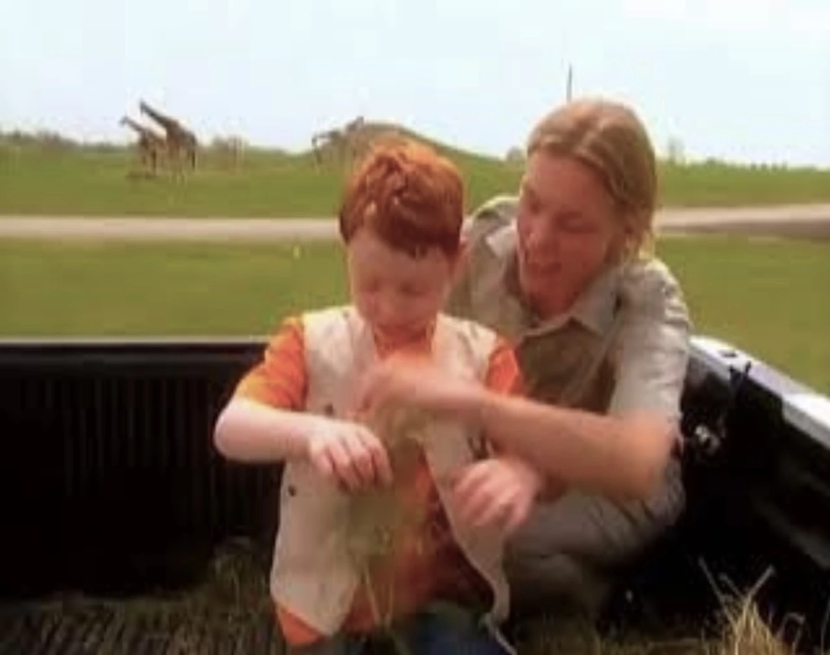 Jennifer Combs | This is Kids Wiki | Fandom