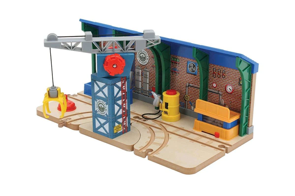 Repair and Go Station at the Sodor Steamworks | Thomas Wooden Railway ...