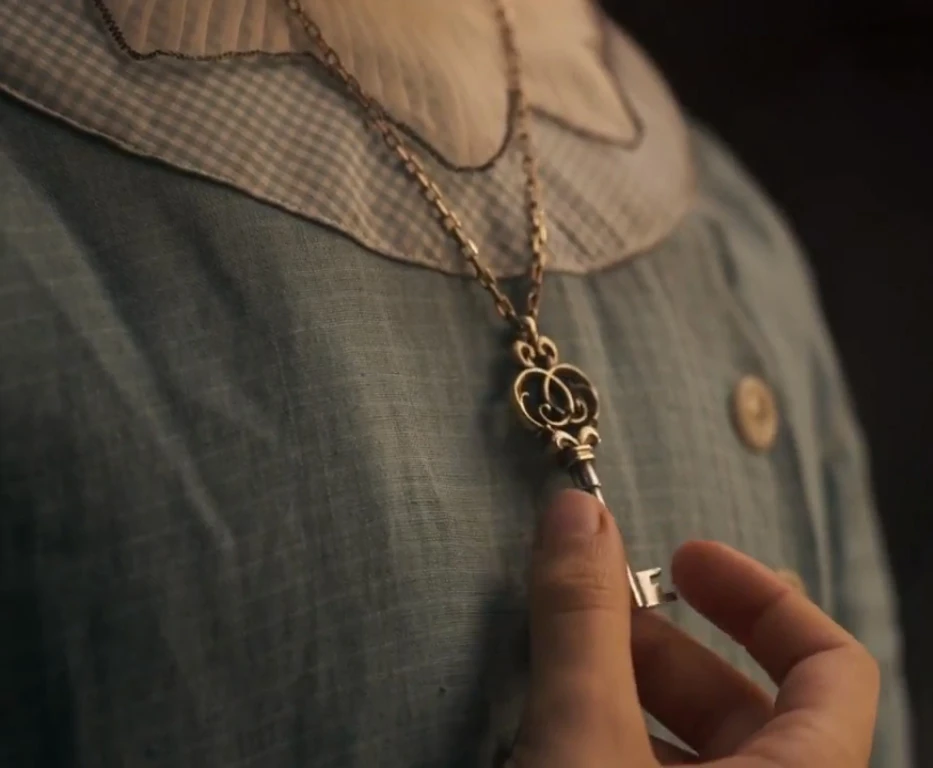 Key Necklace | Tim Burton Wiki | Fandom