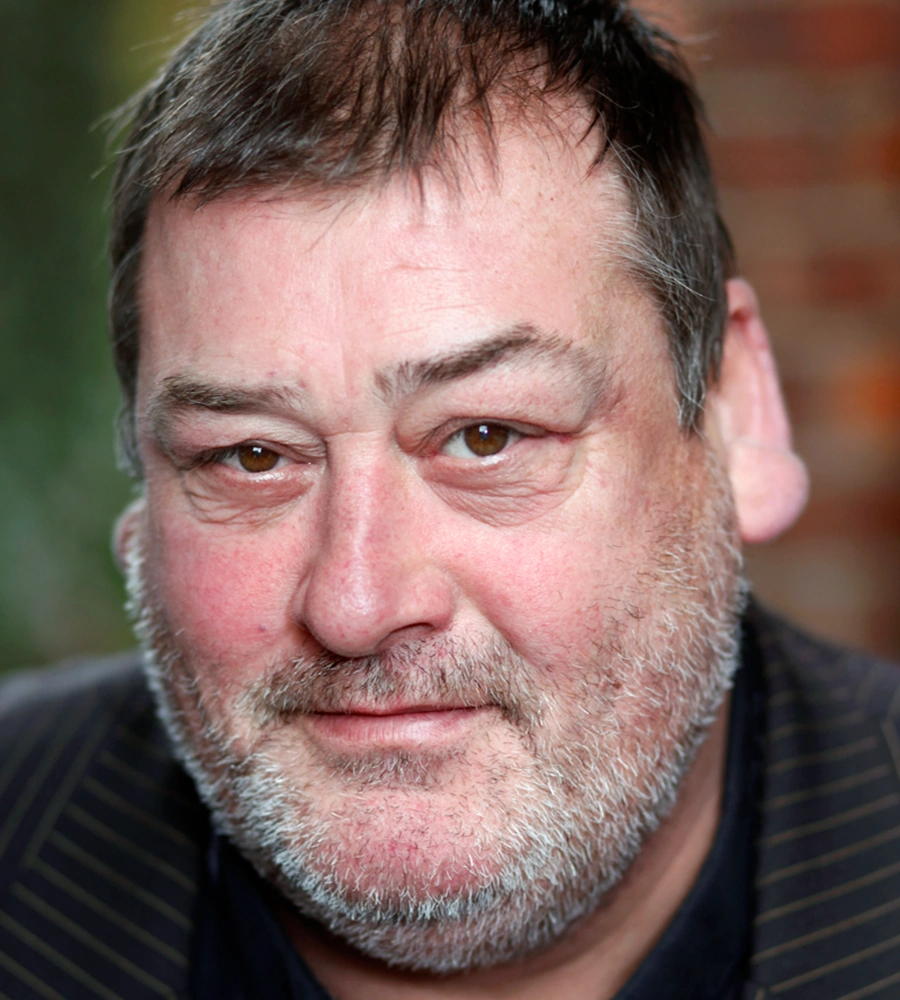 Steve Money | Tim Burton Wiki | Fandom