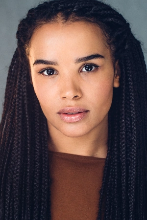 Zoe Robins (1993) | Movie and TV Wiki | Fandom