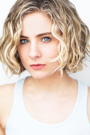 Lizzy DeClement | Movie and TV Wiki | Fandom