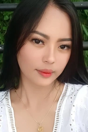 Stephanie Raz | Movie and TV Wiki | Fandom