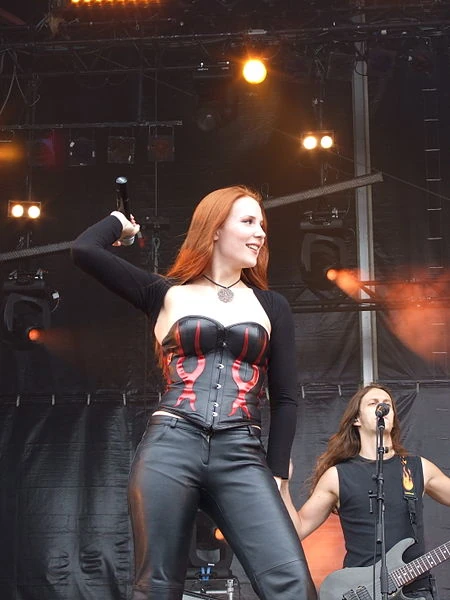 Simone Simons | Wiki Todo Metal | Fandom