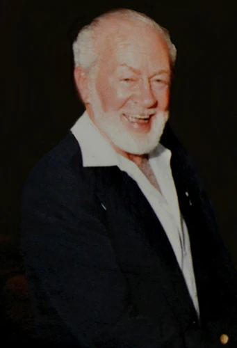 Angus McBride | Tolkienpedia | Fandom