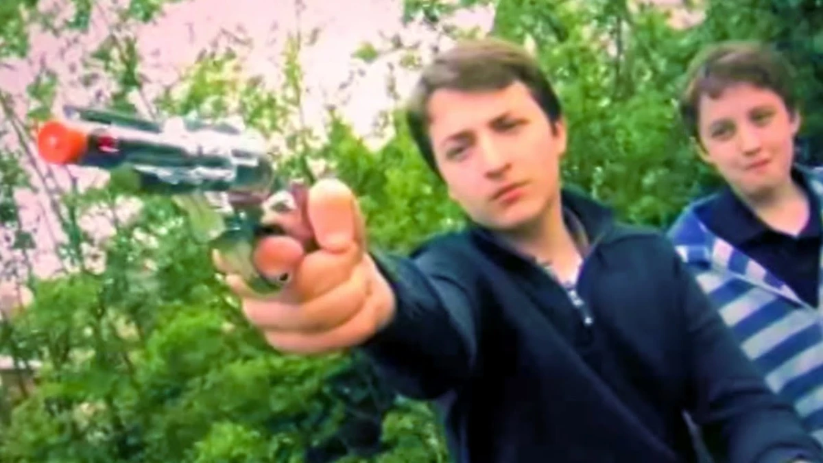 Gun | TomSka Wiki | Fandom