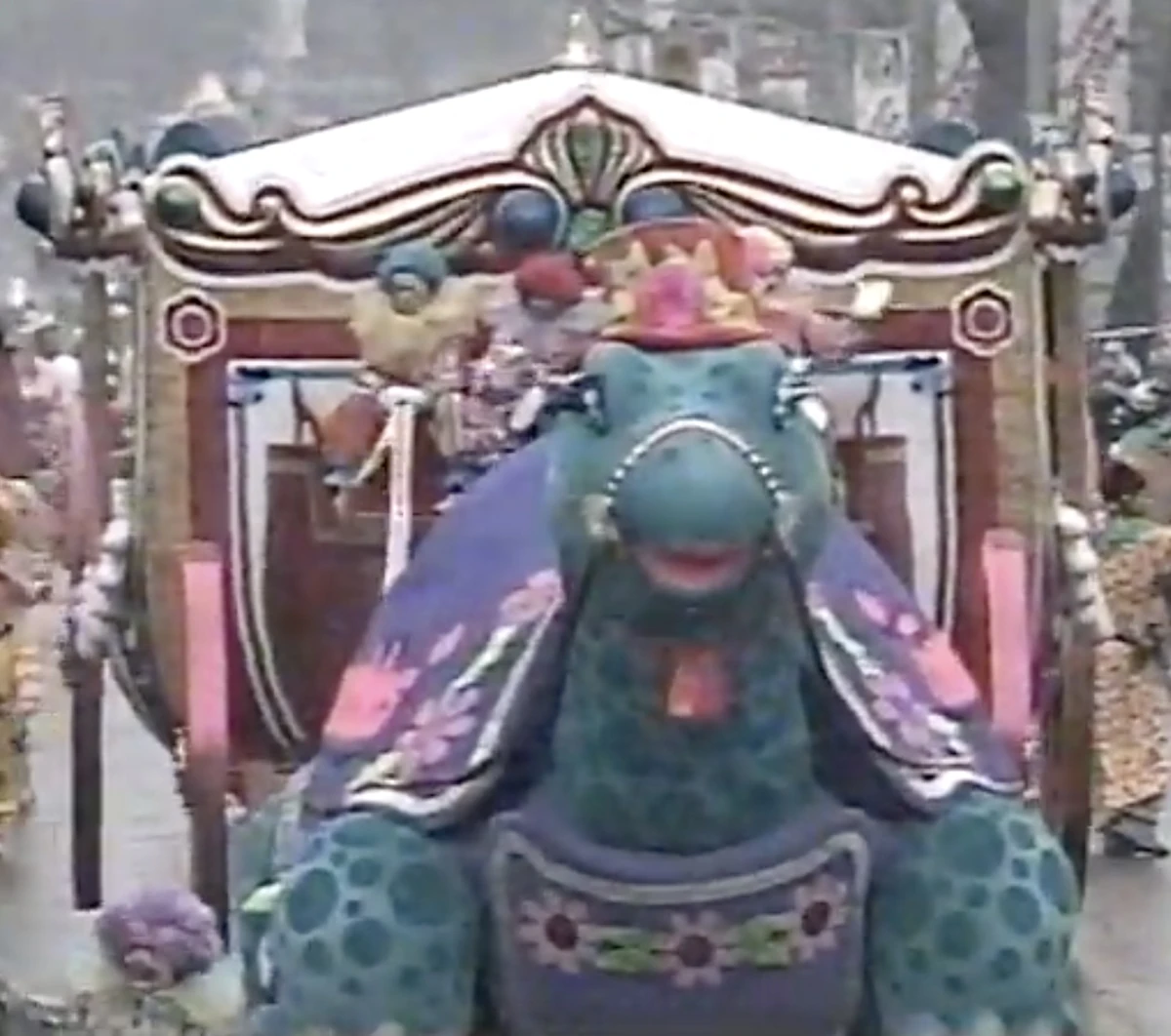 Freckles The Turtle & His Circus Friends | Toronto Santa Claus Parade ...