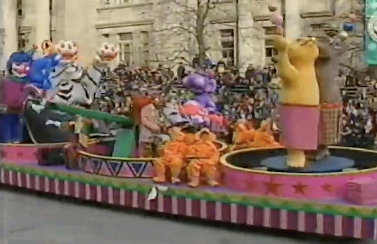 Circus (2001) | Toronto Santa Claus Parade Wiki | Fandom
