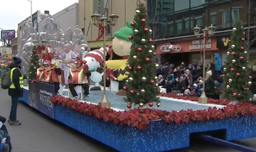 Float Decorations Canada | Shelly Lighting