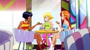 Stink-O-Rama | Totally Spies Wiki | Fandom
