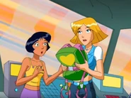 Liferaft Parachute | Totally Spies Wiki | Fandom