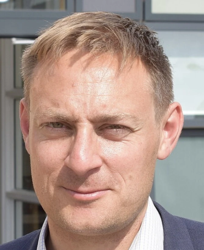 Olly Glover | Historica Wiki | Fandom