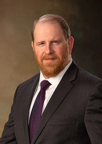 Les Adams | Historica Wiki | Fandom