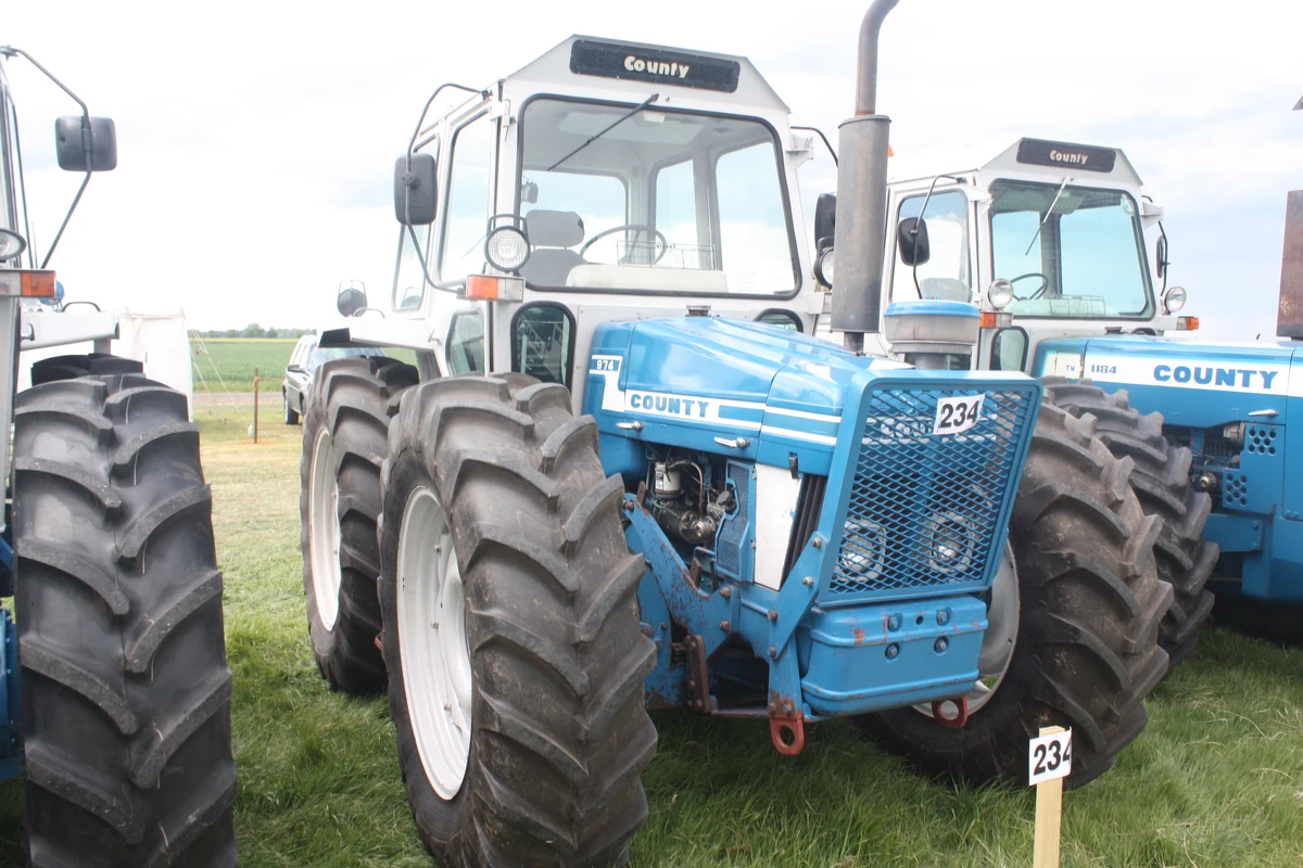 County 974 | Tractor & Construction Plant Wiki | Fandom