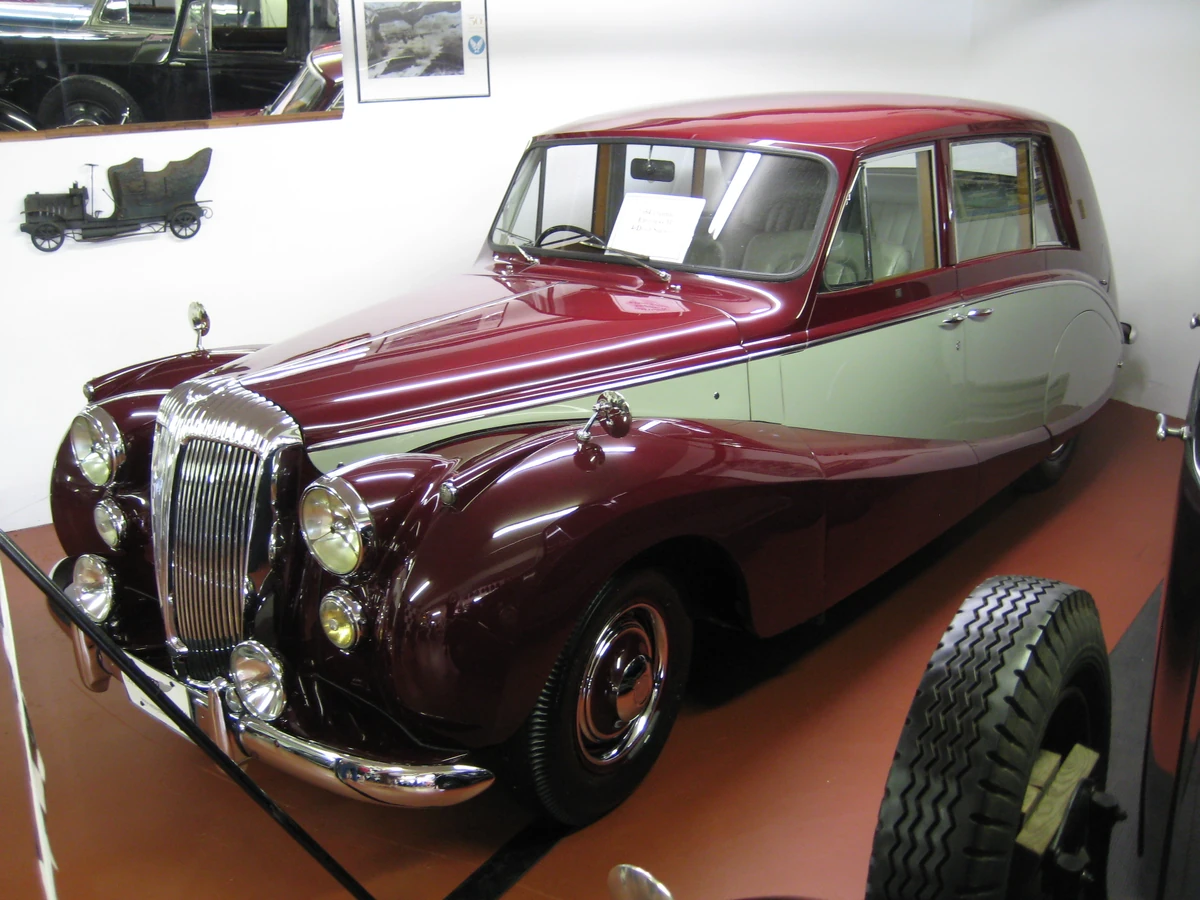 Daimler Regency | Tractor & Construction Plant Wiki | Fandom