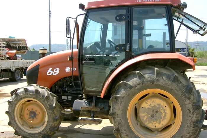 LG 68 | Tractor & Construction Plant Wiki | Fandom