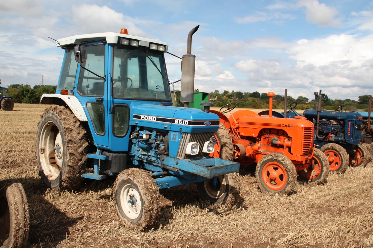 F194 KTL | Tractor & Construction Plant Wiki | Fandom