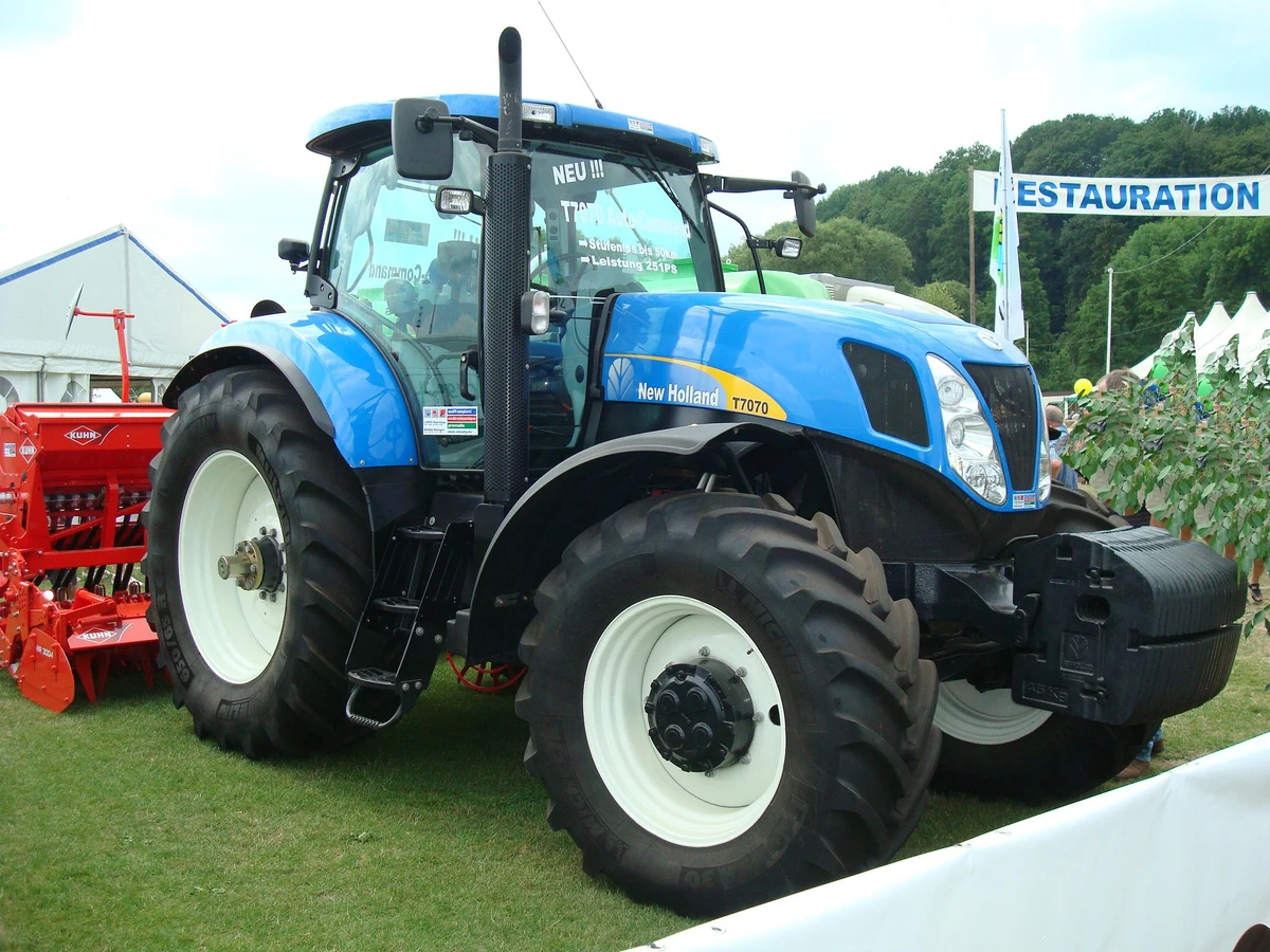 New Holland T7070 | Tractor & Construction Plant Wiki | Fandom