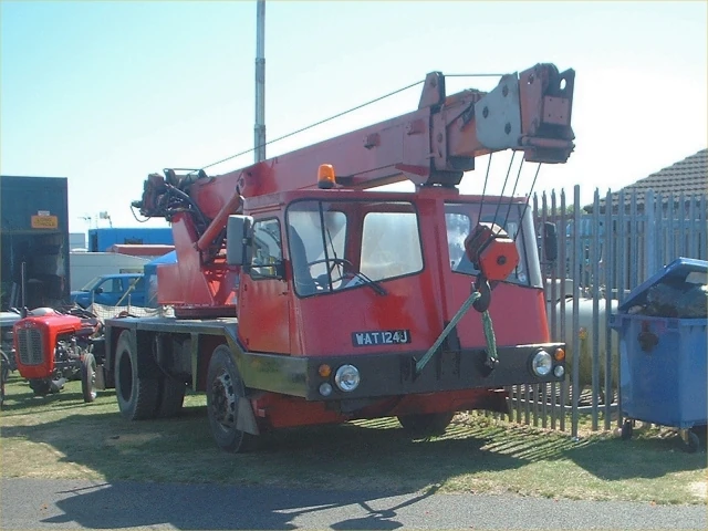 Jones Cranes | Tractor & Construction Plant Wiki | Fandom