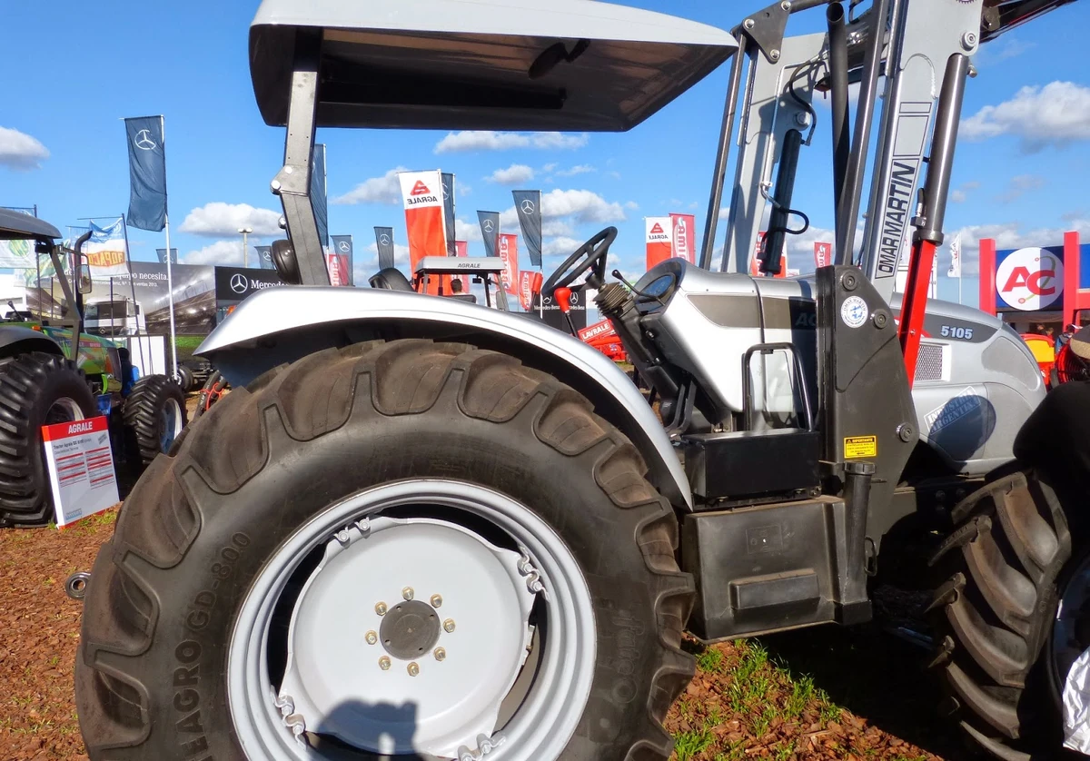 Agrale 5105 | Tractor & Construction Plant Wiki | Fandom