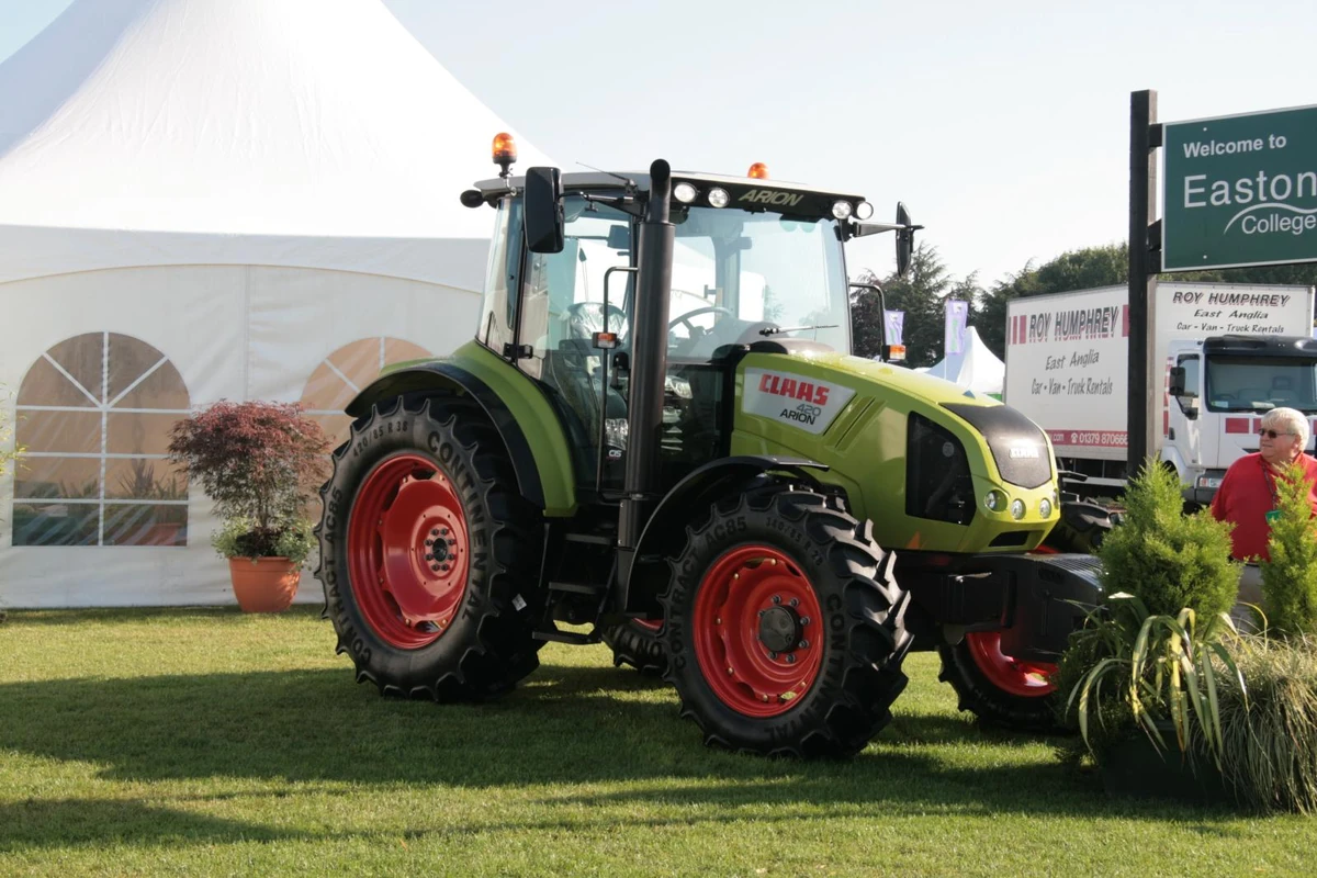 Claas Arion 420 | Tractor & Construction Plant Wiki | Fandom