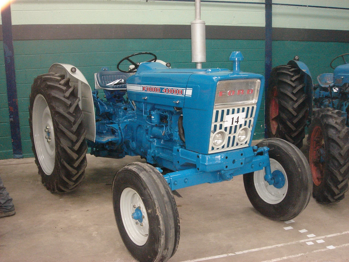 Ford 4000 | Tractor & Construction Plant Wiki | Fandom