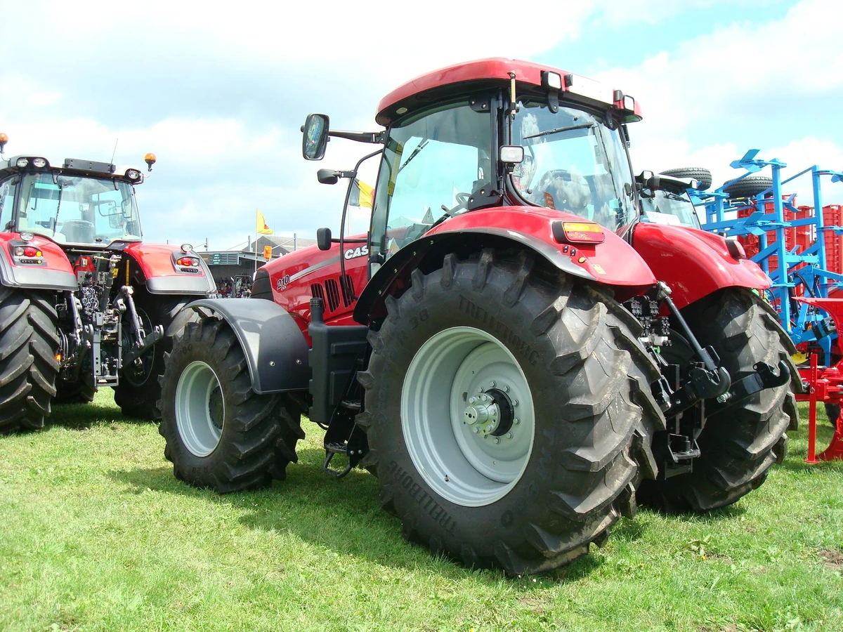 Case IH CVX 210 | Tractor & Construction Plant Wiki | Fandom