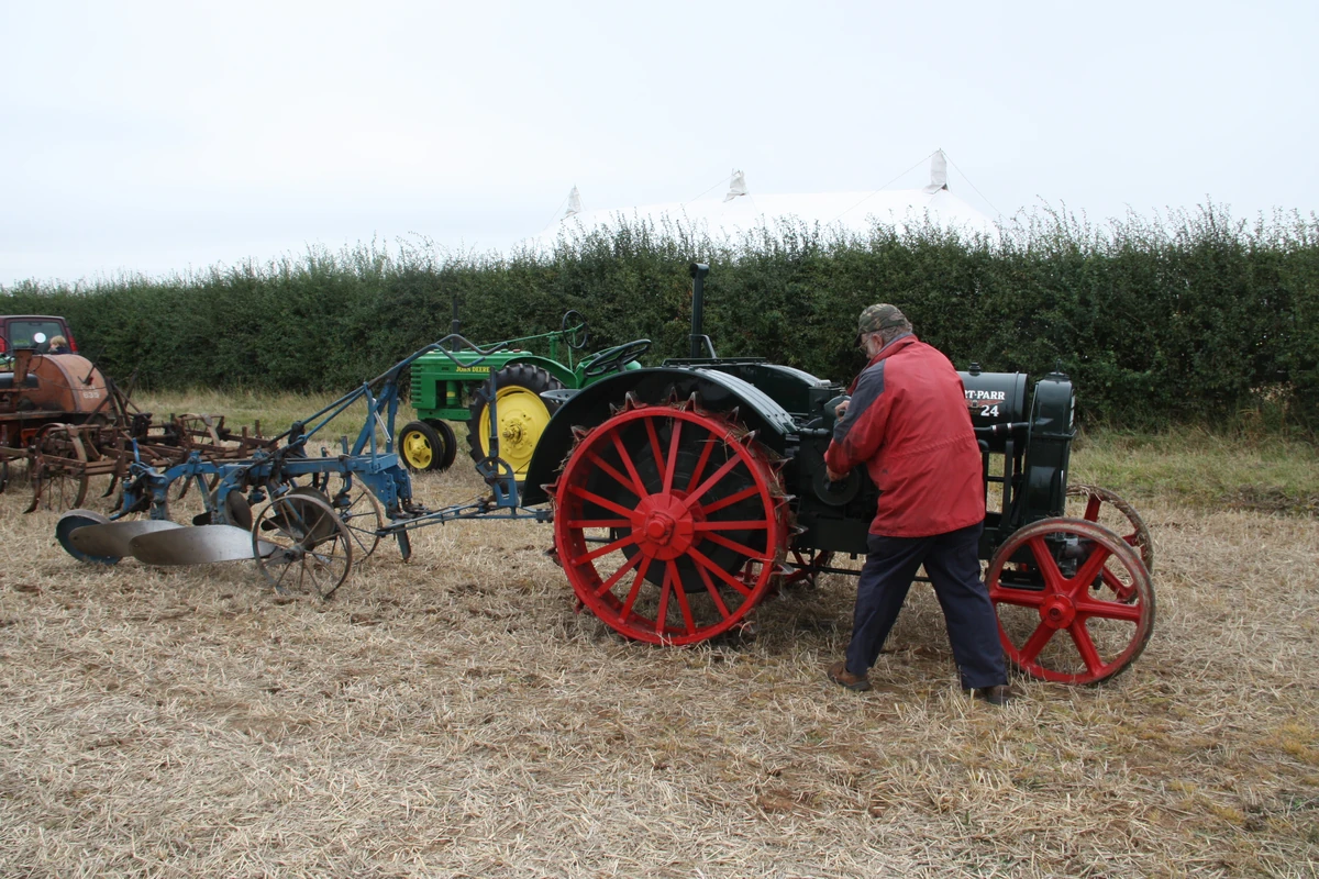 Hart-Parr 12-24 | Tractor & Construction Plant Wiki | Fandom
