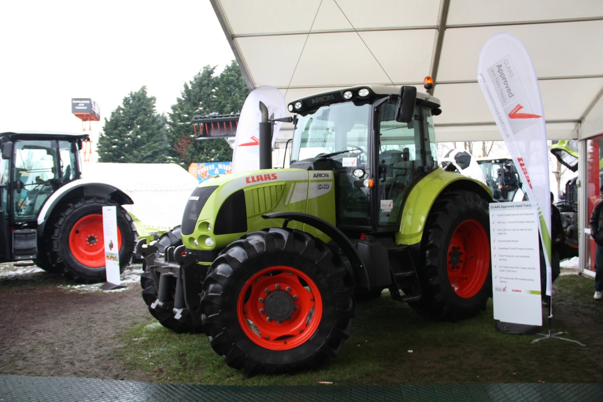 Claas Arion 640 Cebis | Tractor & Construction Plant Wiki | Fandom