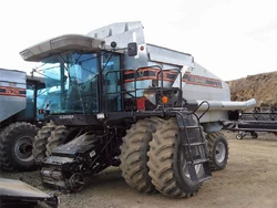 AGCO-Allis Gleaner R72 | Tractor & Construction Plant Wiki | Fandom