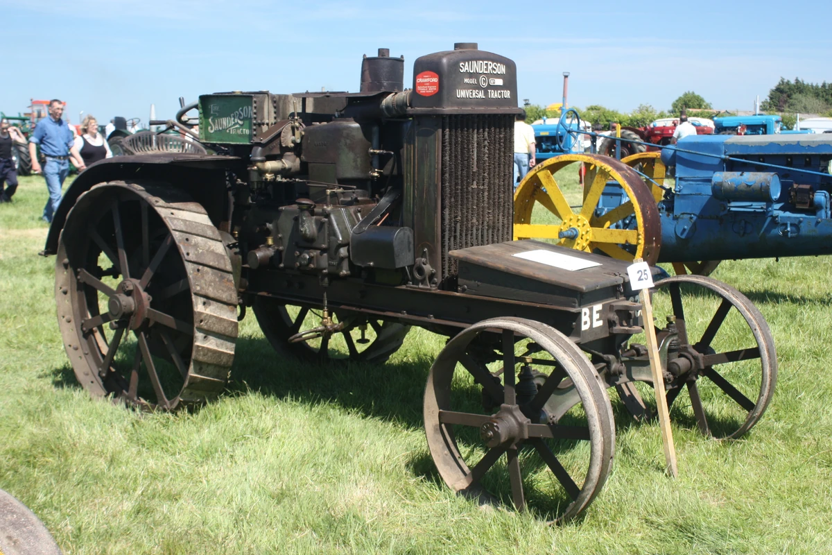 Saunderson Model G | Tractor & Construction Plant Wiki | Fandom
