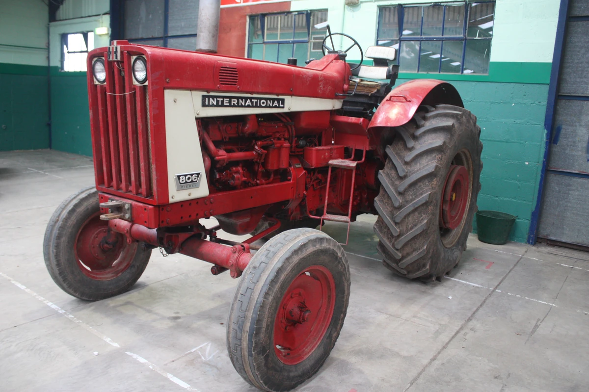 International 806 | Tractor & Construction Plant Wiki | Fandom
